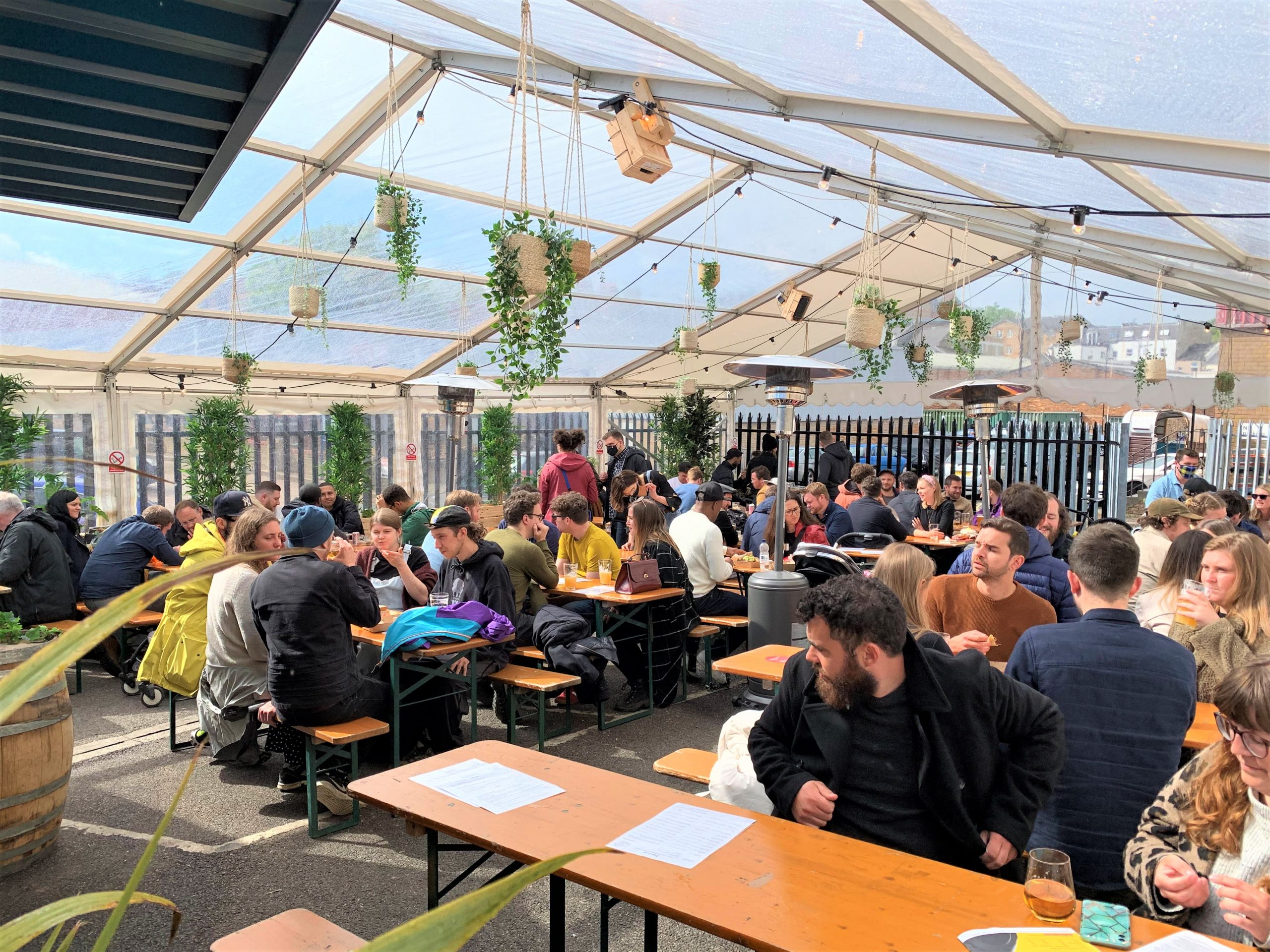 The Warehouse Bar – London Beer Factory